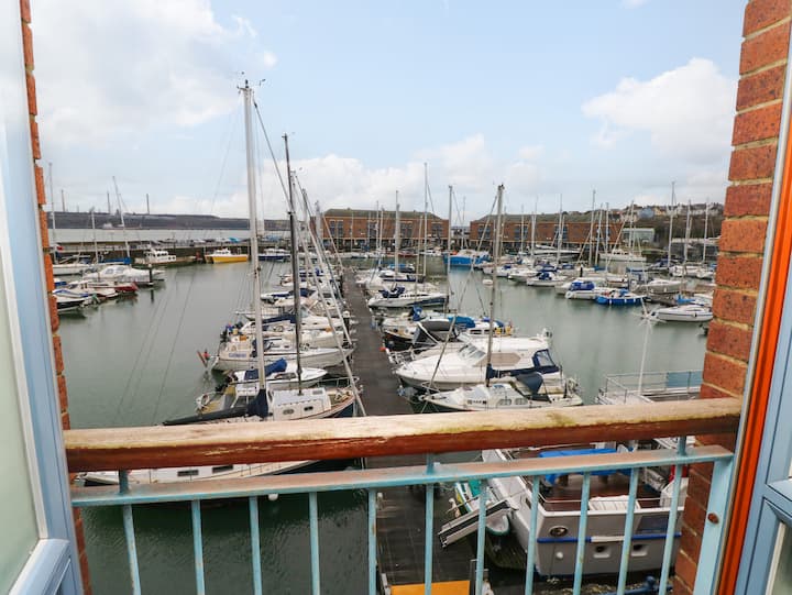 15 Sovereign House - Milford Haven