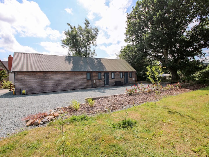 Stiper View Barn 2 - Westbury