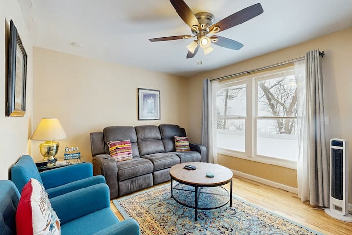 3br Lakehouse, Waterfront Access, Sandy Beach, Bbq - Burlington, VT