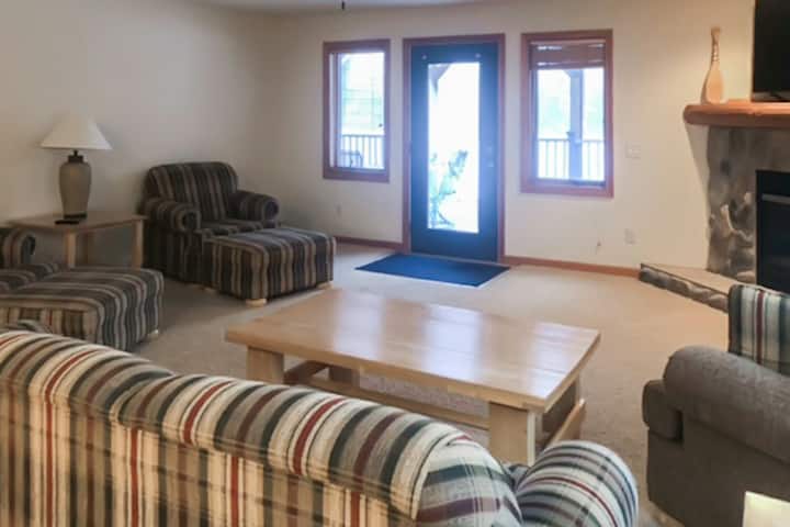 4br Condo | Pool & Hot Tub | Golf | Jetted Tub - Buckhorn State Park, Necedah