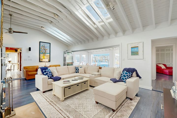 Rehoboth Beach Dog Friendly House W/private Pool & - Rehoboth Beach, DE