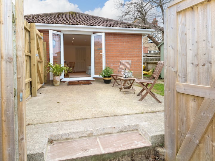 Hide-a-way - Weymouth