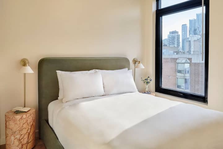 Nester St. Lawrence Market, 3 Bedroom Apartment - Toronto