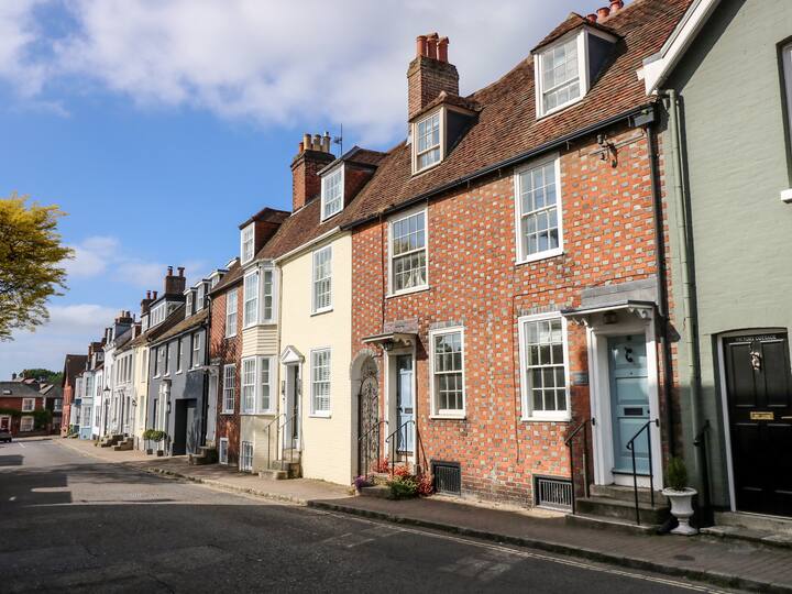 Captains Row - Lymington