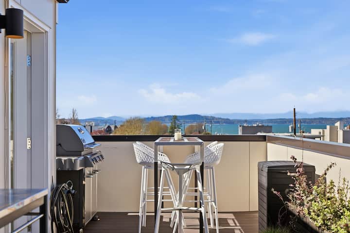 Luxe Alki Stay | Rooftop Deck Bbq | Easy Parking - Seattle, WA