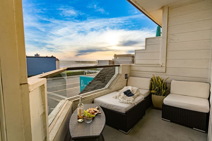 Steps To Cayucos Beach | Stylish 2br W/ Ocean View - Cayucos Beach, CA