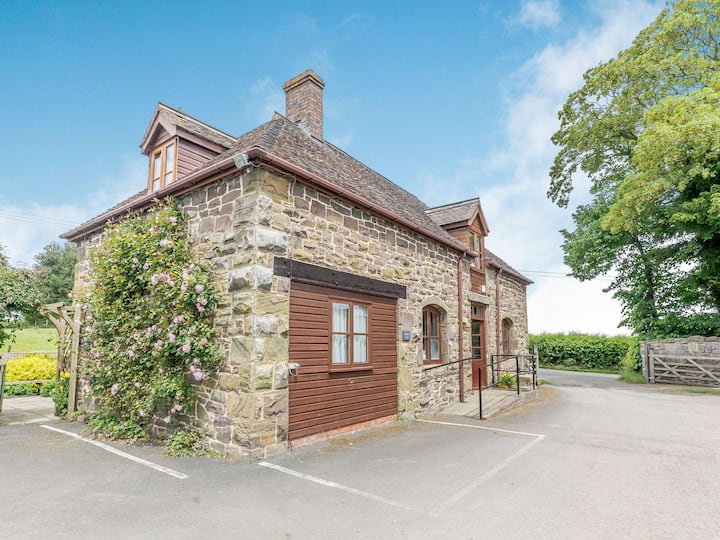 Swallow's Nest - Strefford