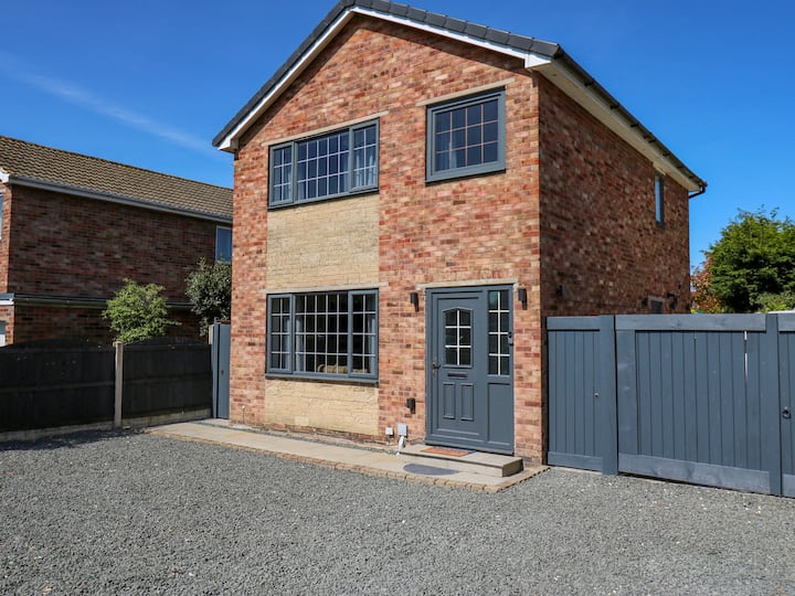 Camellia House - Selby