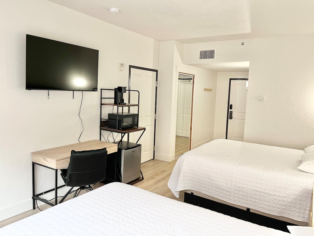 2070 | Remodeled Double Queen Suite Near Park City - Condominiums for ...