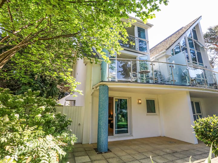 6 Red Sails - Swanage