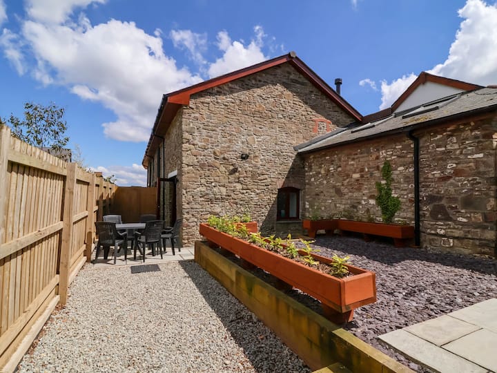 Ladybird Rest - Clovelly