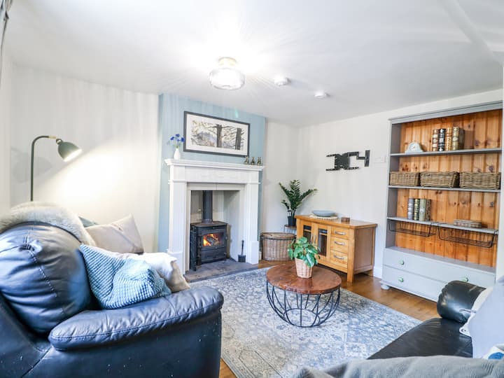 Corner Cottage - Alton