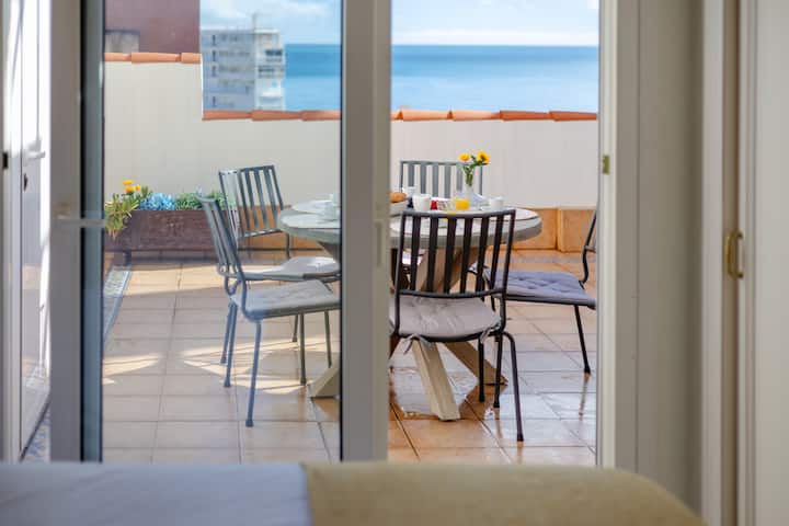 Castle And Beach By Fidalsa - 알리칸테