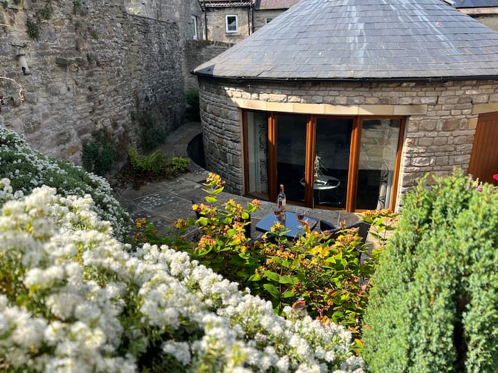 Poppy's Footprint - Leyburn