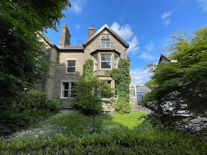 Montclair - Buxton