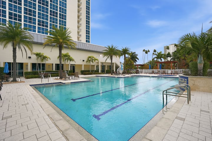 New! Luxurious Waterfront Condo At Alta Mar - Fort Myers, FL