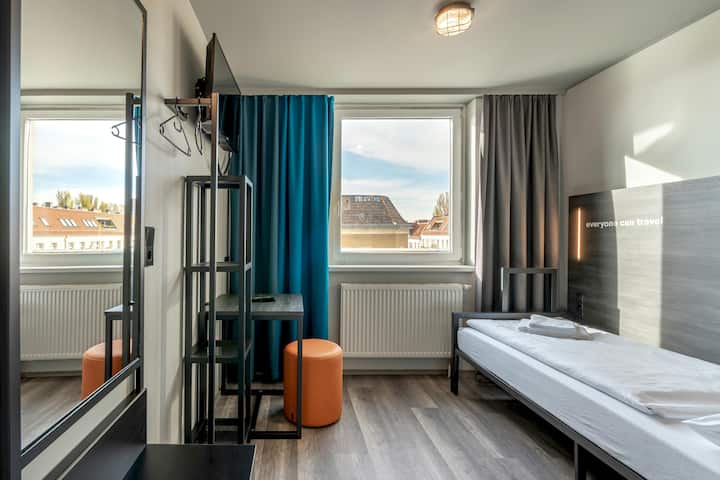 Private Single Room At A&o Berlin Friedrichshain - Berlin