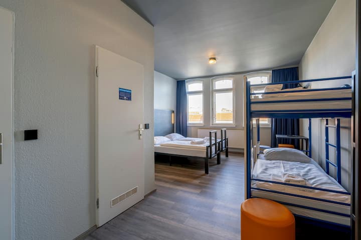 Private Family Room At A&o Berlin Friedrichshain - Berlin