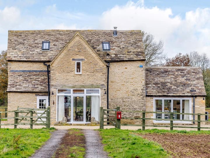 2 Bed In Lechlade (Oc-77493) - Lechlade