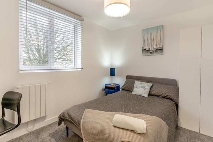 3 Bed In Newport (Oc-p34124) - Newport