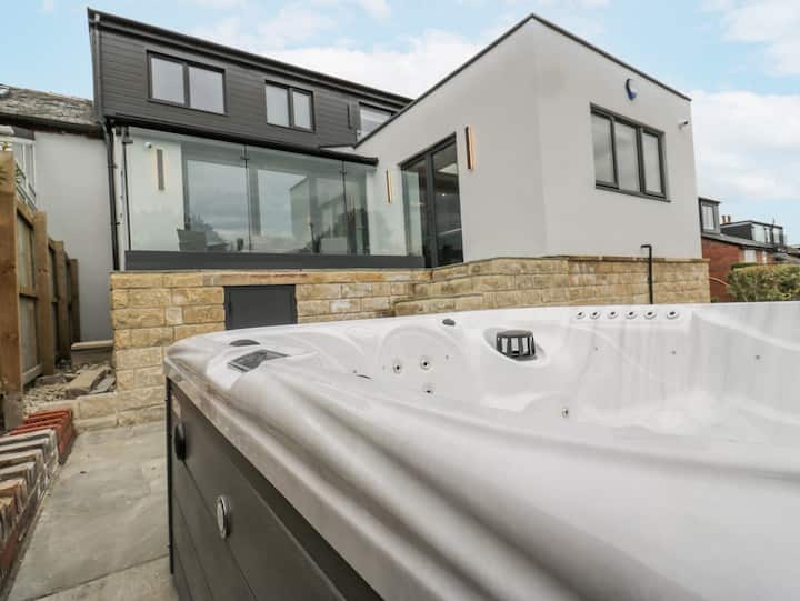 Ellis House - Huddersfield