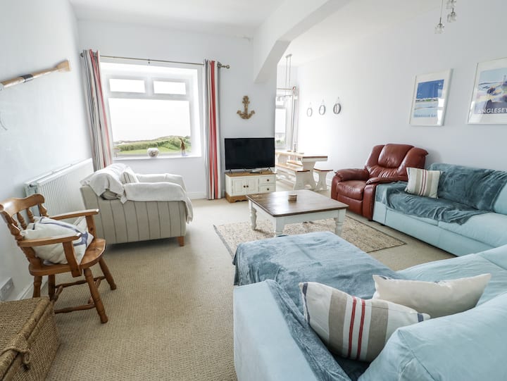 Lady Of The Lake Suite - Trearddur Bay