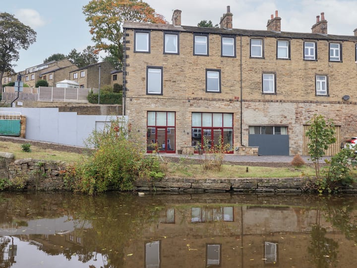 Canal Side - Skipton