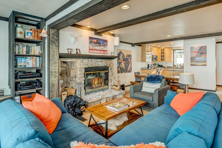 3br | Balcony | Pool | Hot Tub | Fireplace - Tahoe City, CA