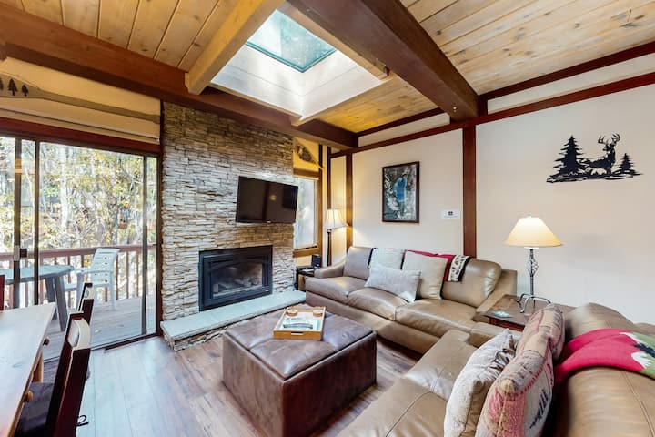 Spacious 3br Waterview | Balcony - Sand Harbor, Incline Village