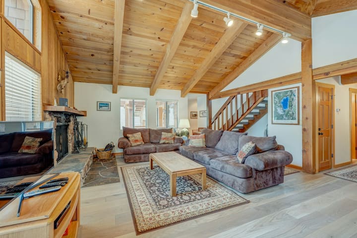 Remodeled 4br | Pool | Hot Tub | Fireplace - Truckee, CA