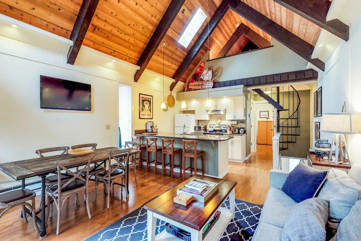 Spacious 3br | Fireplace | Balcony - Carson City, NV