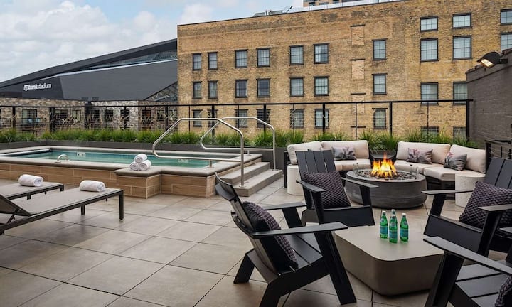 Steps To U.s. Bank Stadium + On-site Dining & Spa - Minneapolis, MN