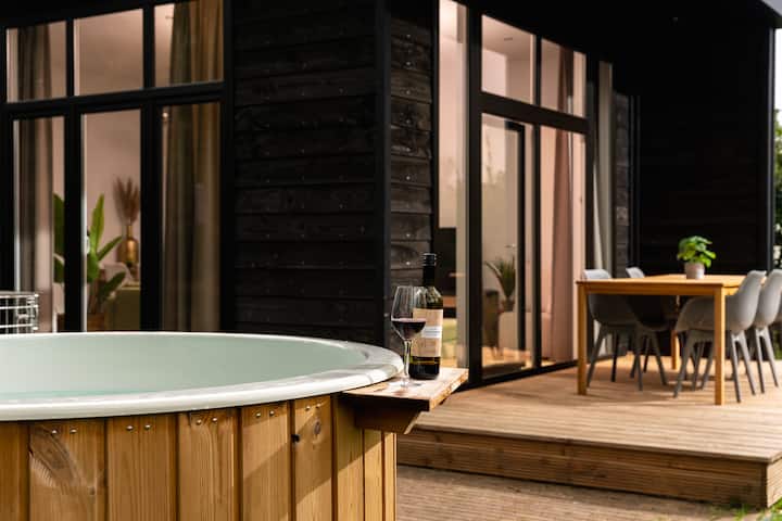 Wellness Boutique Met Hottub | 5 Pers. - Almelo