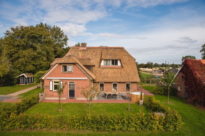 Luxury Group Accommodation With Sauna And Hot Tub - Almelo