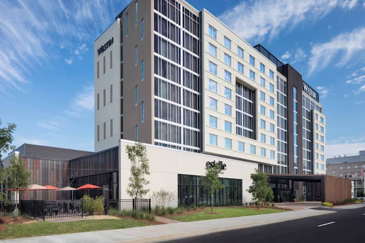 Steps To Jackson Convention Complex + Dining & Spa - Jackson, MS