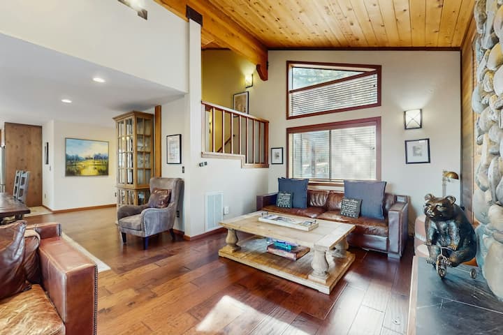 Remodeled House With Private Hot Tub, Pool Access, - Lake Tahoe