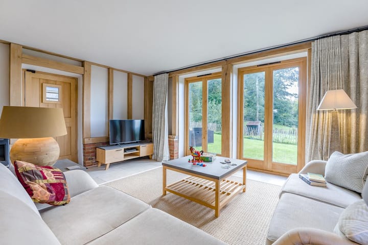 2 Bed In Holmbury St. Mary (Oc-l33465) - Dorking