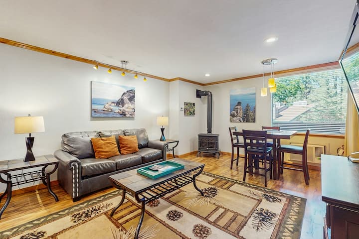 Open 1br Lakefront 2nd-floor | Balcony | Pool - South Lake Tahoe, CA