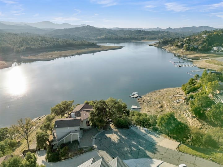 Lakefront Oasis W/ Private Dock On Lake Nacimiento - Lake Nacimiento, CA