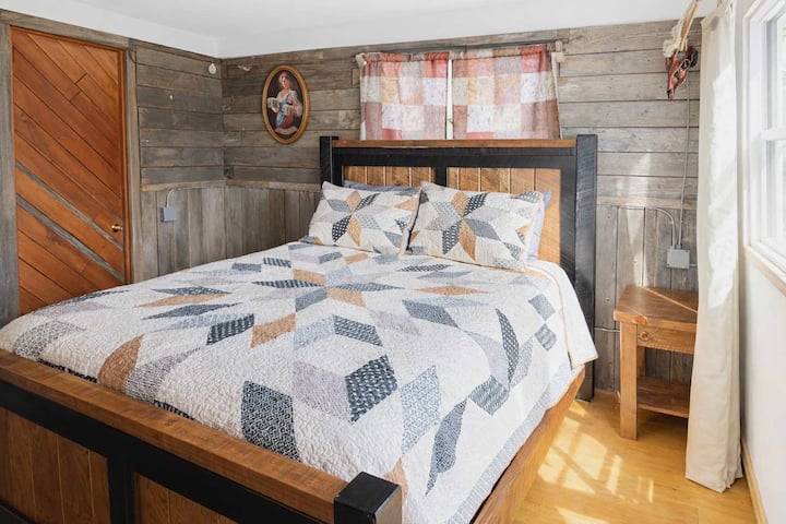 Outback Shack: Lake Access Studio In Woodruff - Minocqua, WI