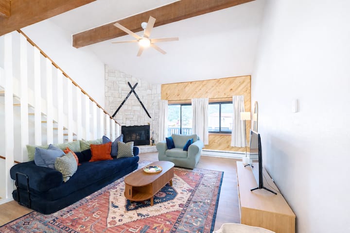 Newly Updated | Walk To Lifts, Dining, Shopping - Red River, NM