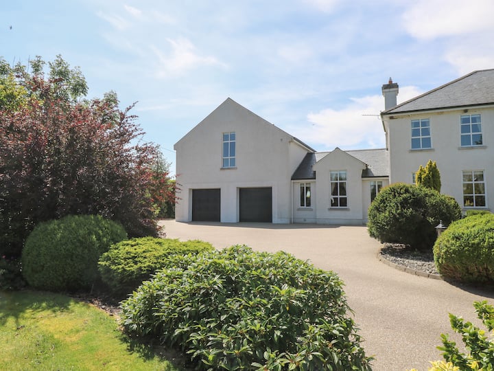 The East Wing Apartment - Knock