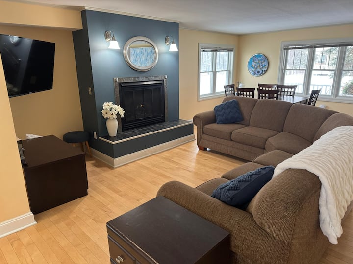 Hendrickson House - Downtown Bayfield, Wi - Big Bay State Park, La Pointe