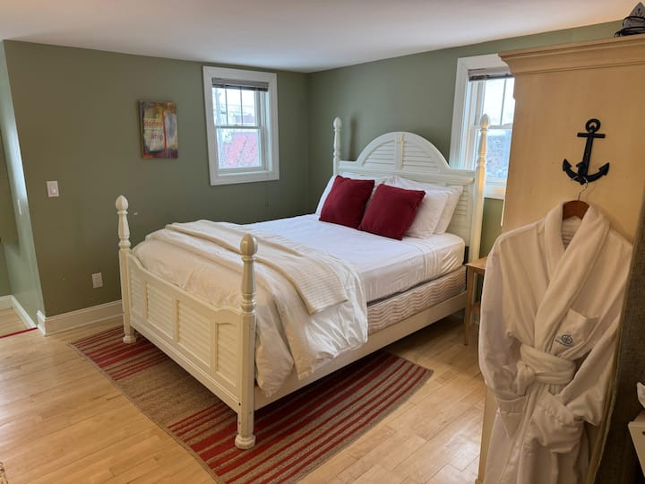 Carriage @ Hendrickson House - Bayfield, WI