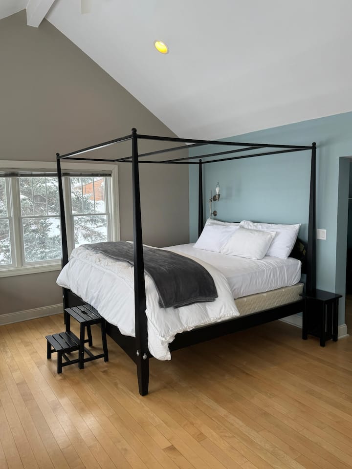 Main @ Hendrickson House - Bayfield, WI