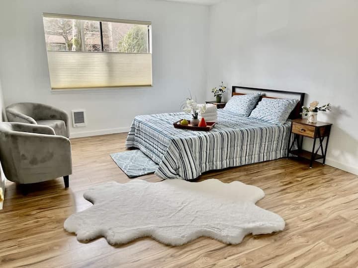 2b2b Mercer Island Best Location - Mercer Island, WA