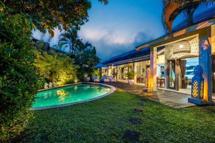 Exclusive Hideaway 3br Private Pool Villa Seminyak - Bali