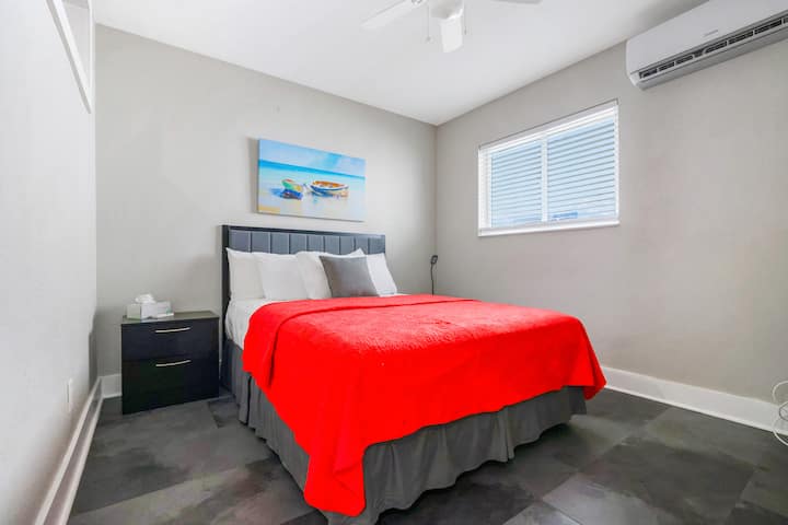 2min Walk To Beach! Trendy Condo|kitchen|pool - Pompano Beach, FL