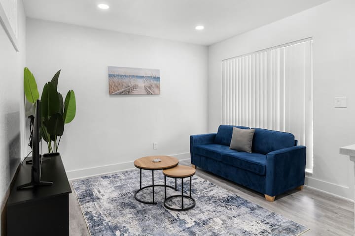 2min Walk To Beach! Trendy Condo|king|kitchen|pool - Pompano Beach, FL