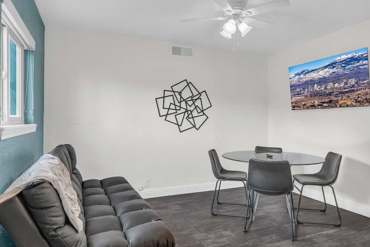 Homey Studio|sleeps 3 - Reno